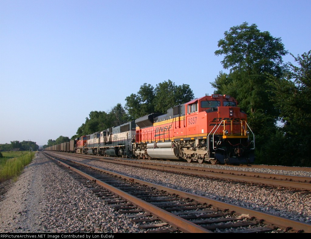 Northbound MT's getting ready to pull out of the siding after SB loads pass